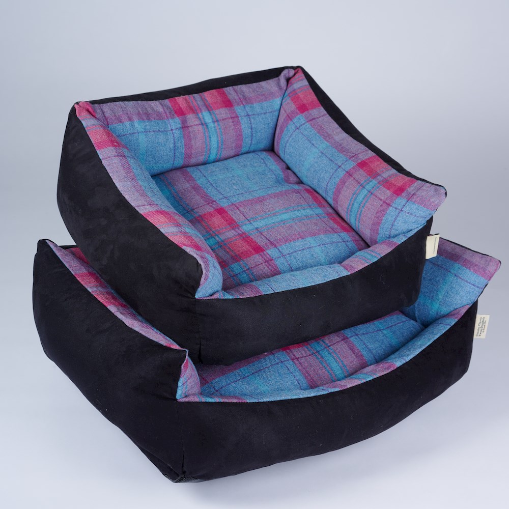 Cosy Country Classic Wool Tweed Dog Bed | Bronte Glen